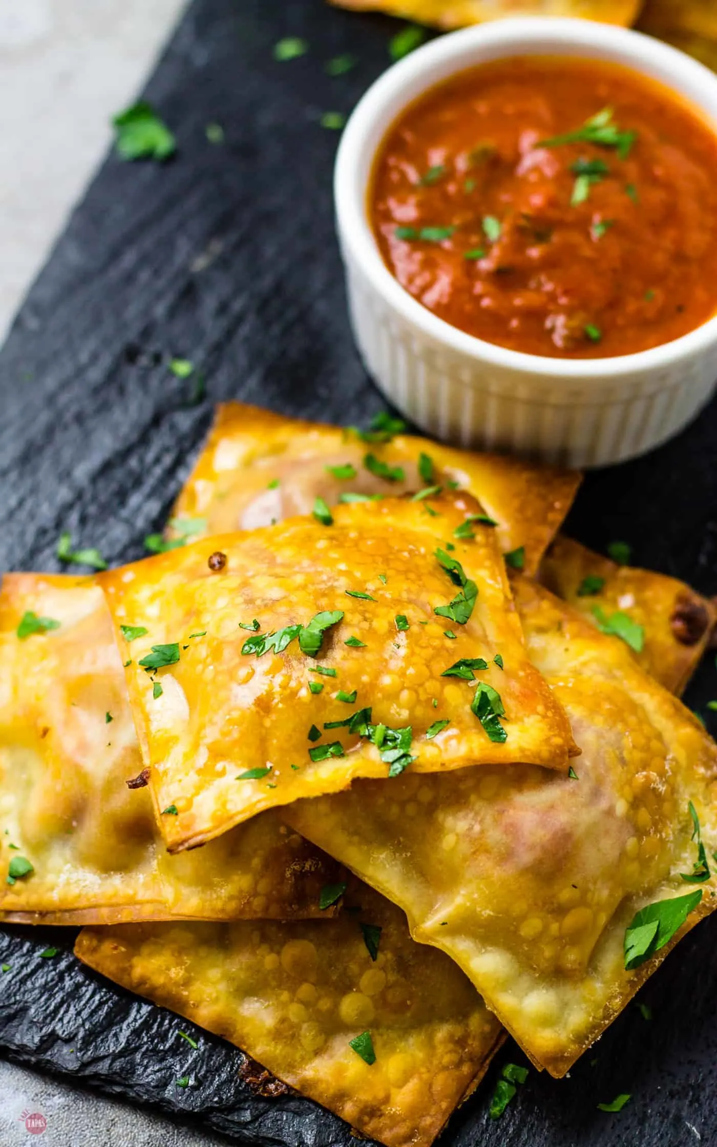 Wonton Pizza Rolls (Super Easy!)