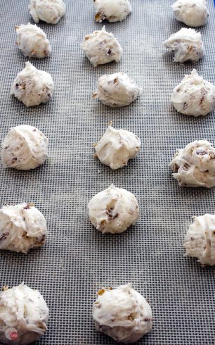 RUM BALLS WITH PECANS {No Bake!} - Take Two Tapas